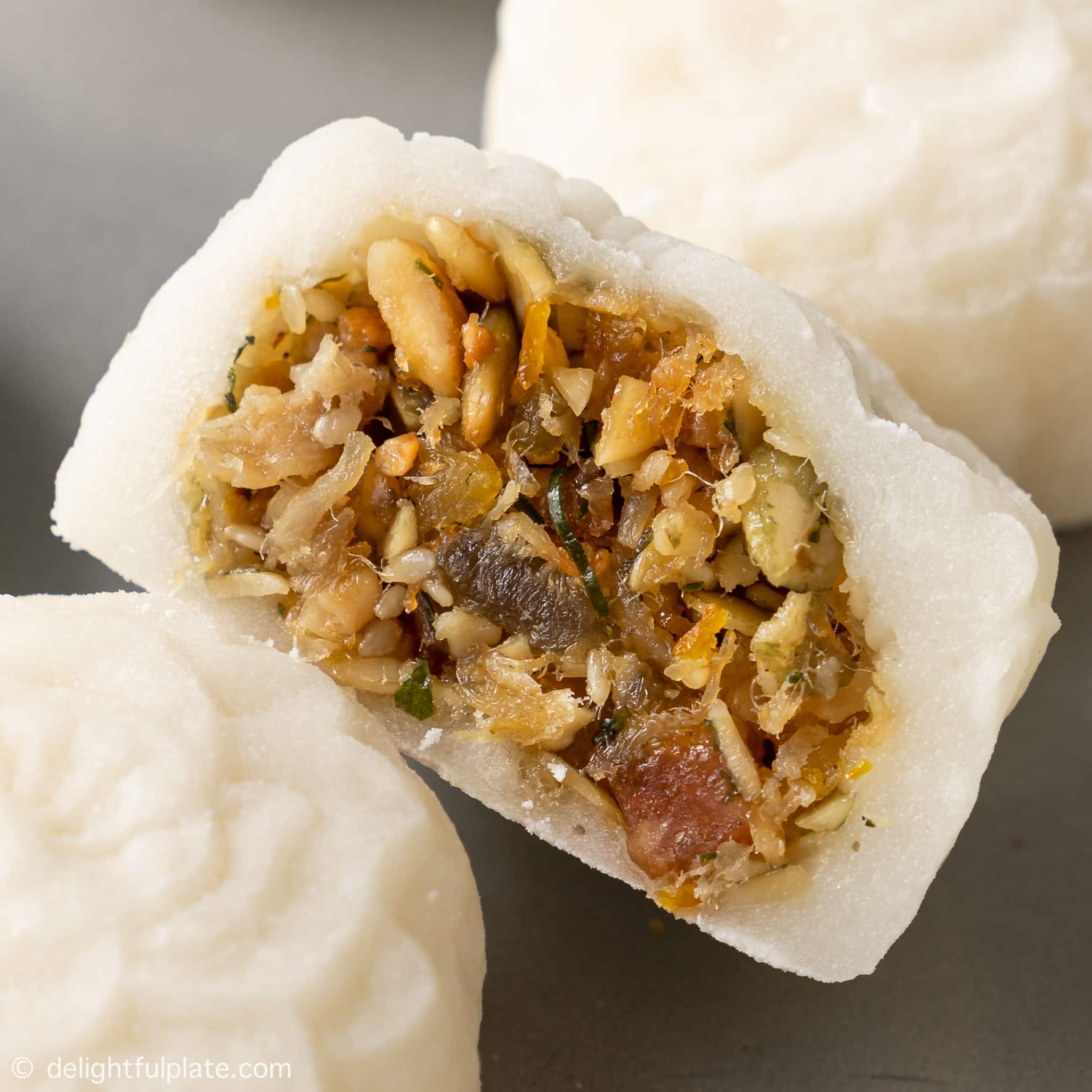 Vietnamese Snow Skin Mooncakes (Banh deo) - Delightful Plate
