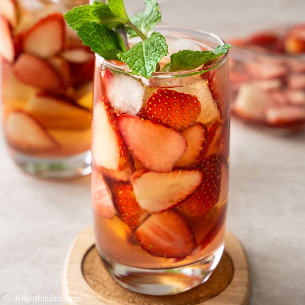 Strawberry Iced Tea (Cold Brew & Make Ahead) - Delightful Plate