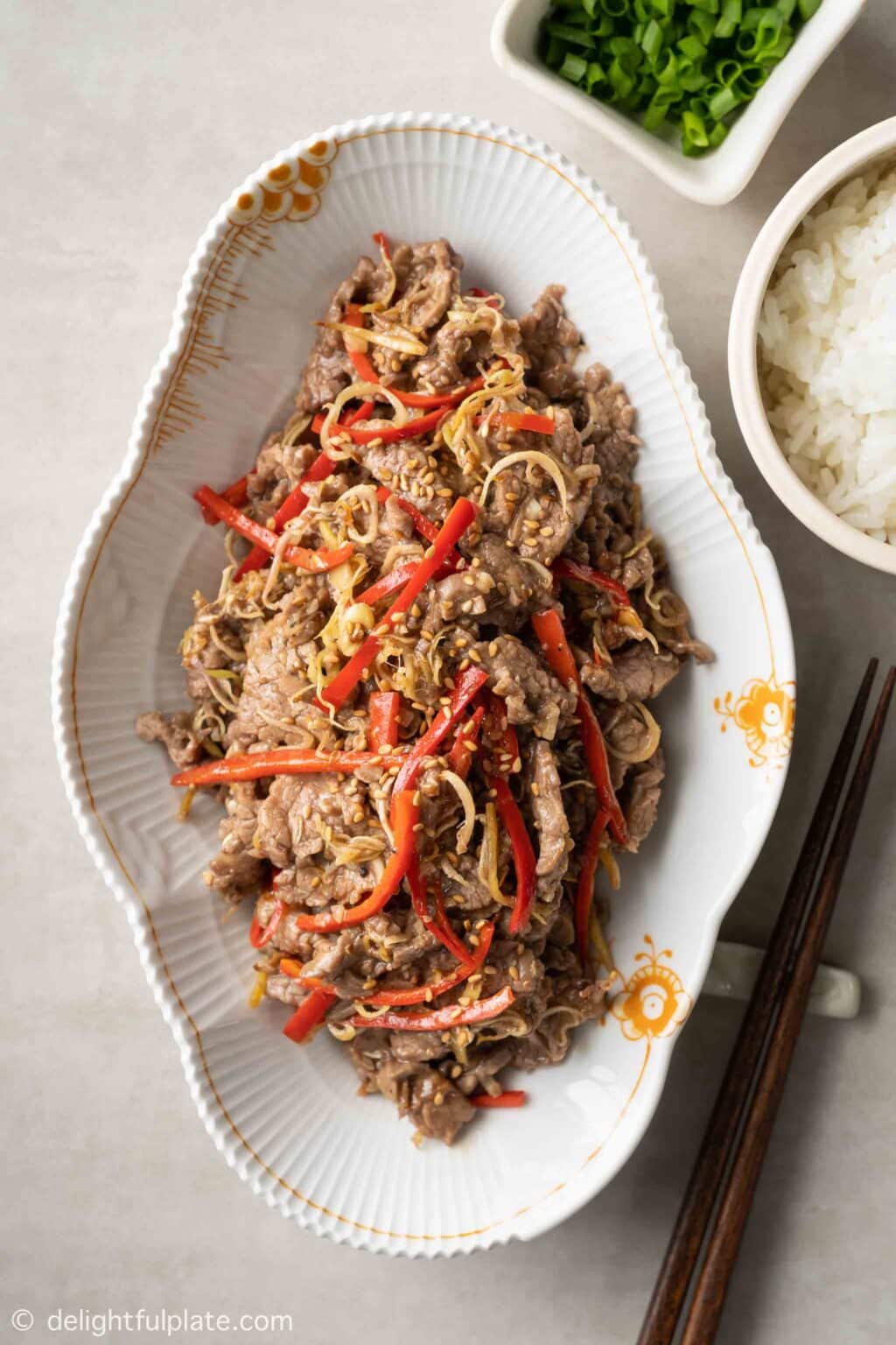 Nui Xào Bò (Vietnamese Stir-fried Pasta with Beef) - Delightful Plate